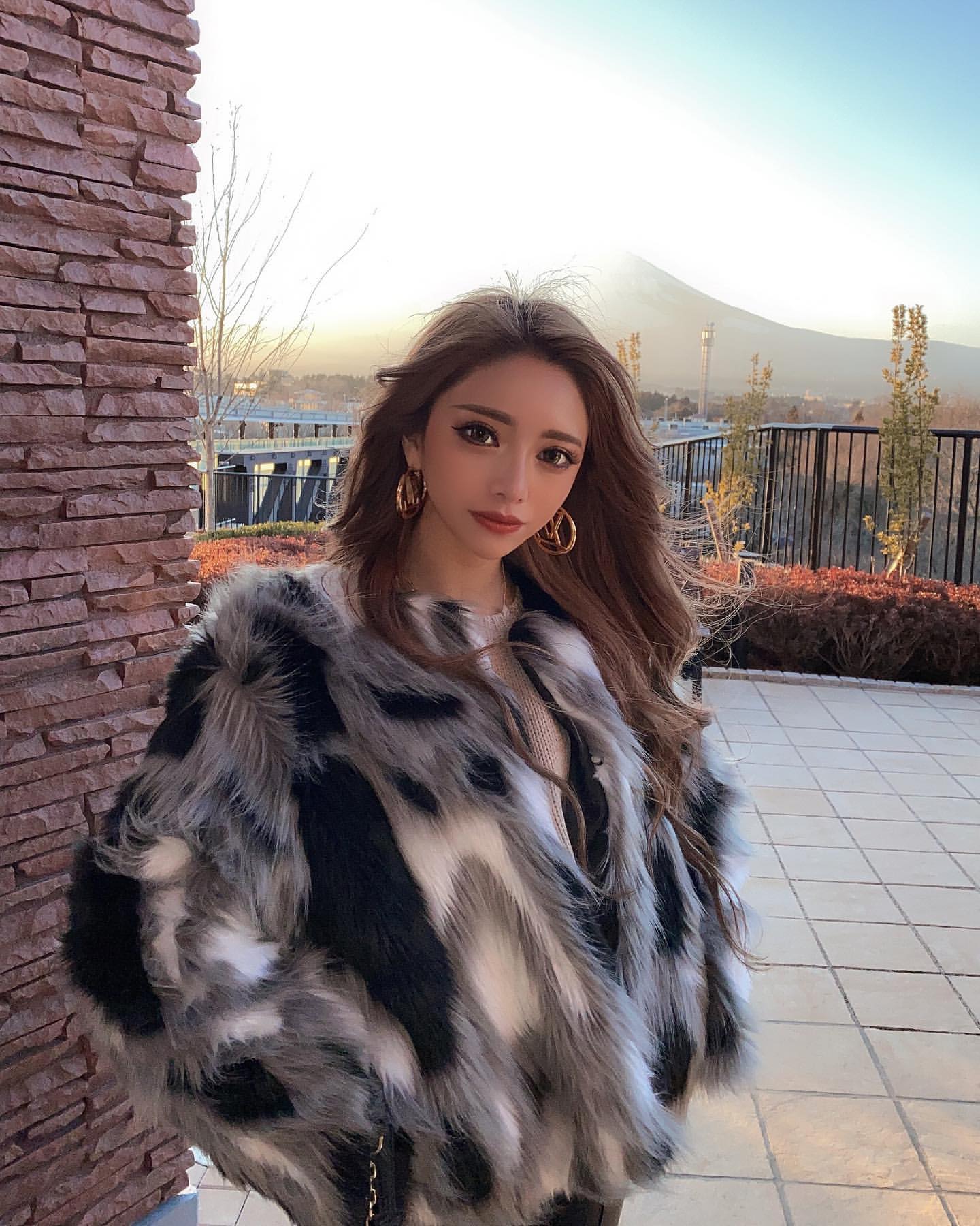 インフルエンサー・Rinyaの私服がオシャレ！愛用ブランドやファッションのこだわりをご紹介！ - GAL Instagrammer FAN